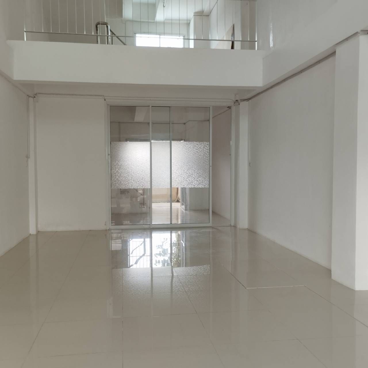 ขายด่วน อาคาร พาณิชย์ เงินเหลือ สภาพดี ระยอง มะขามคู่ นิคมพัฒนา มาบตาพุด WHA | NaYoo